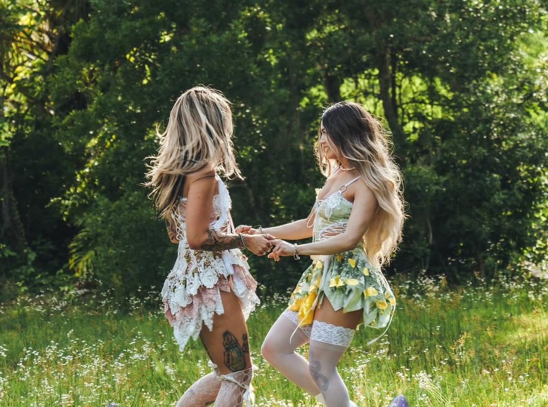 DOWN THE RABBITHOLE – Vanishing Fae